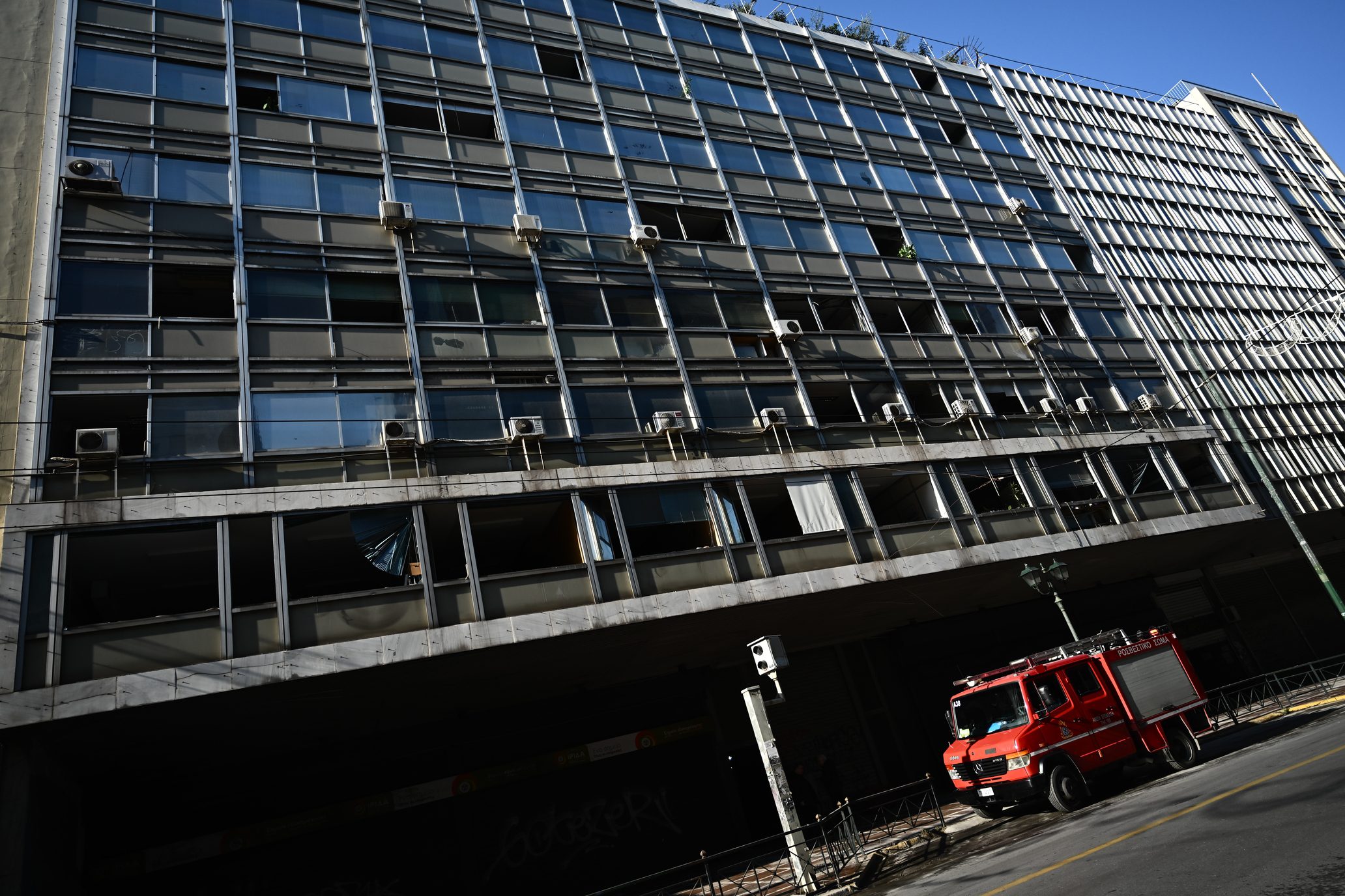 Τη βόμβα στο υπ. Εργασίας ερευνά η Αντιτρομοκρατική - fyi.news