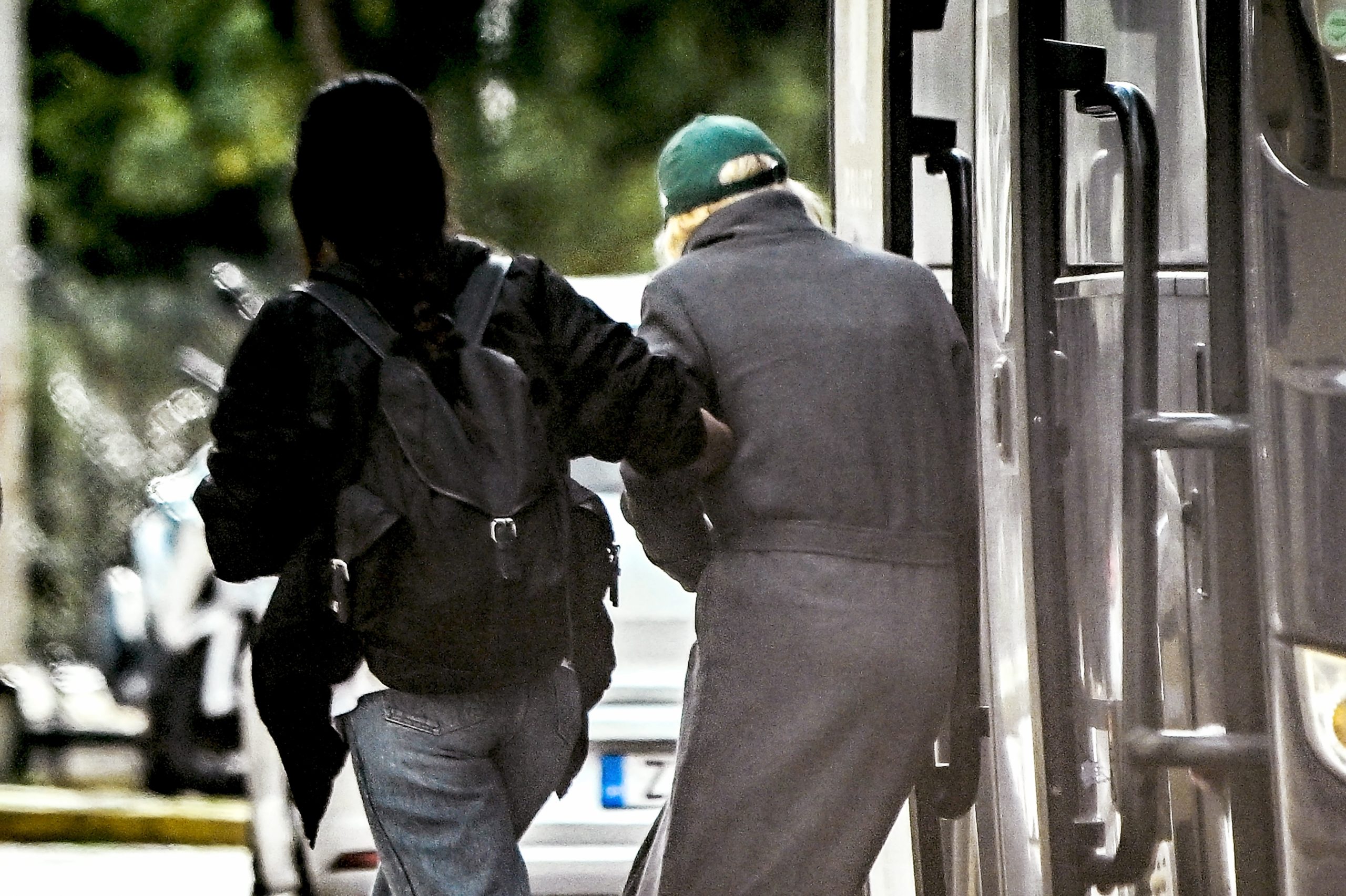 Σύλληψη 4 αστυνομικών για συμμετοχή σε εγκληματική οργάνωση - fyi.news