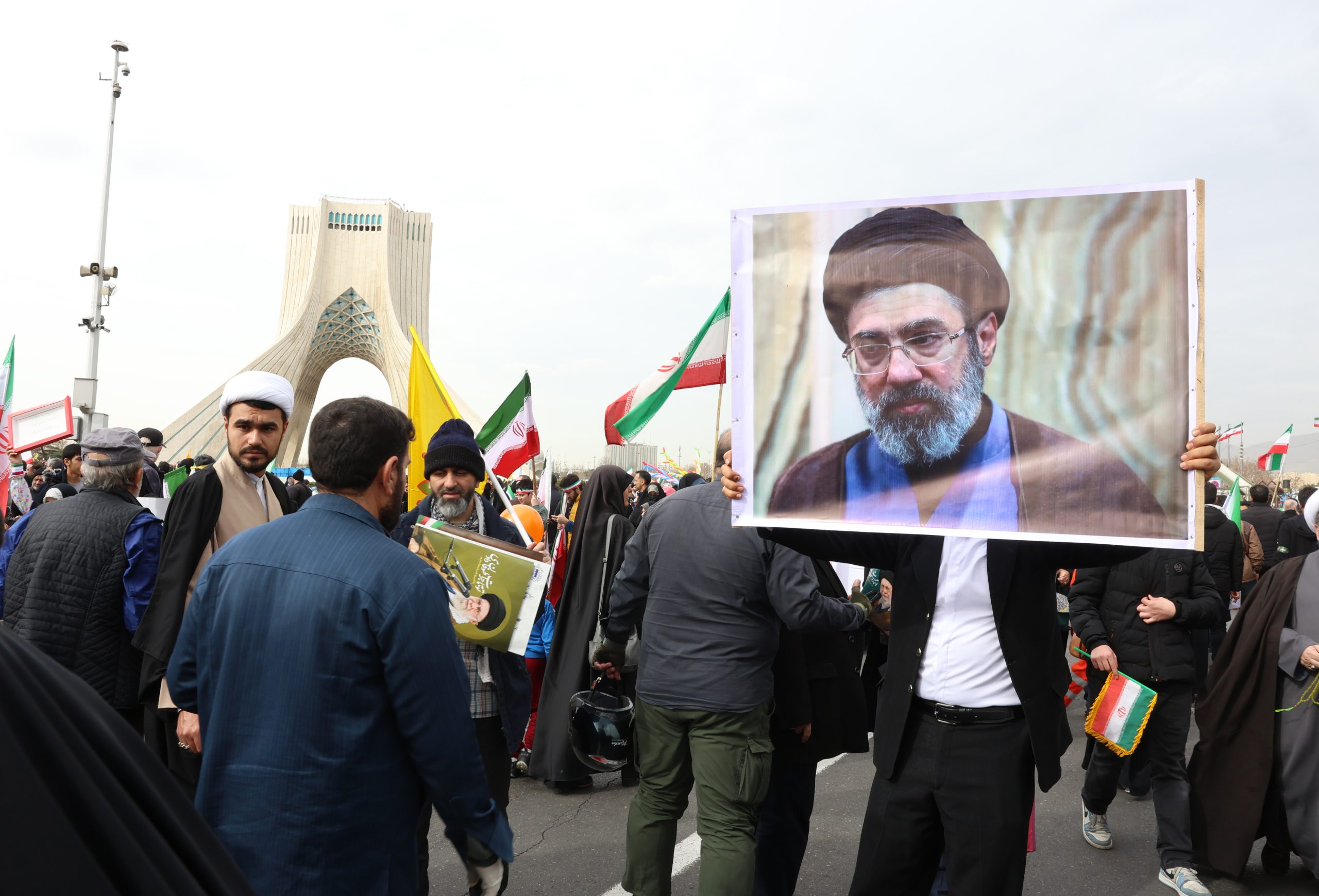 Νέος ανώτατος ηγέτης του Ιράν ο Majtaba Khamenei - fyi.news